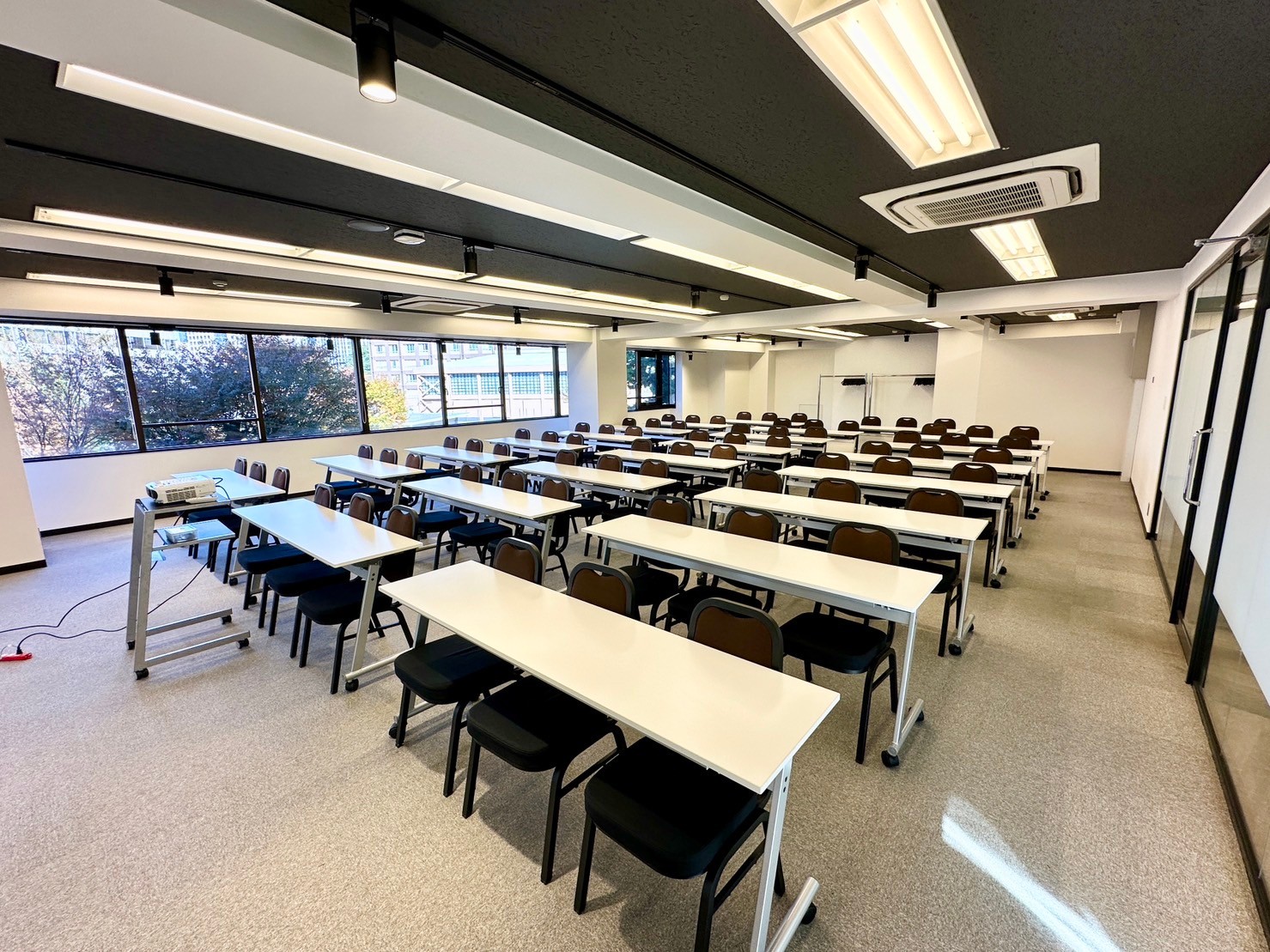 【公式】貸し会議室・レンタルスペースならタイムシェアリング